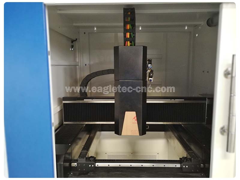 Small Fiber Laser Cutting Machine with Encloser – EagleTec